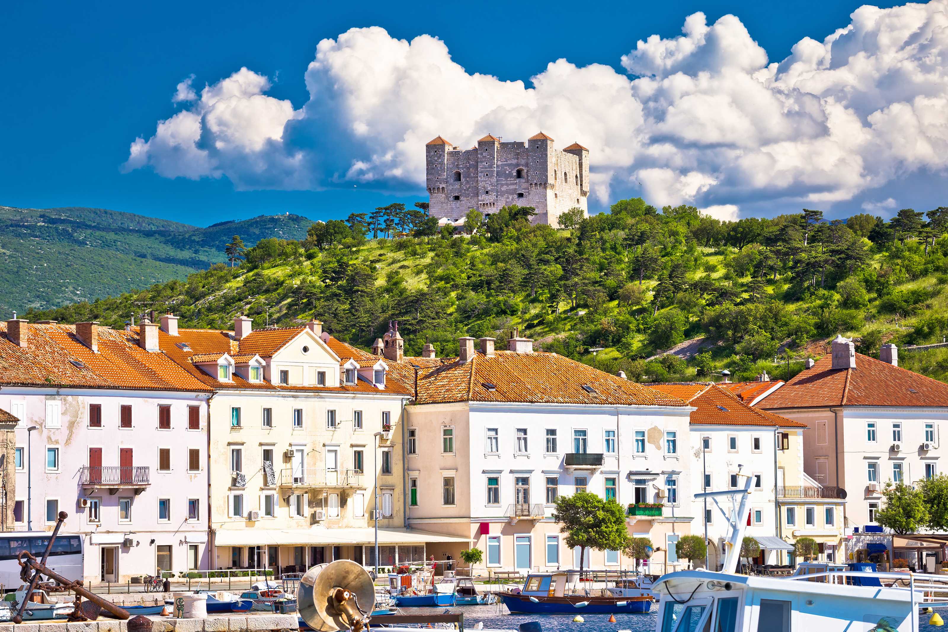 Kampiranje - Senj i Plitvička jezera I Croatia.hr