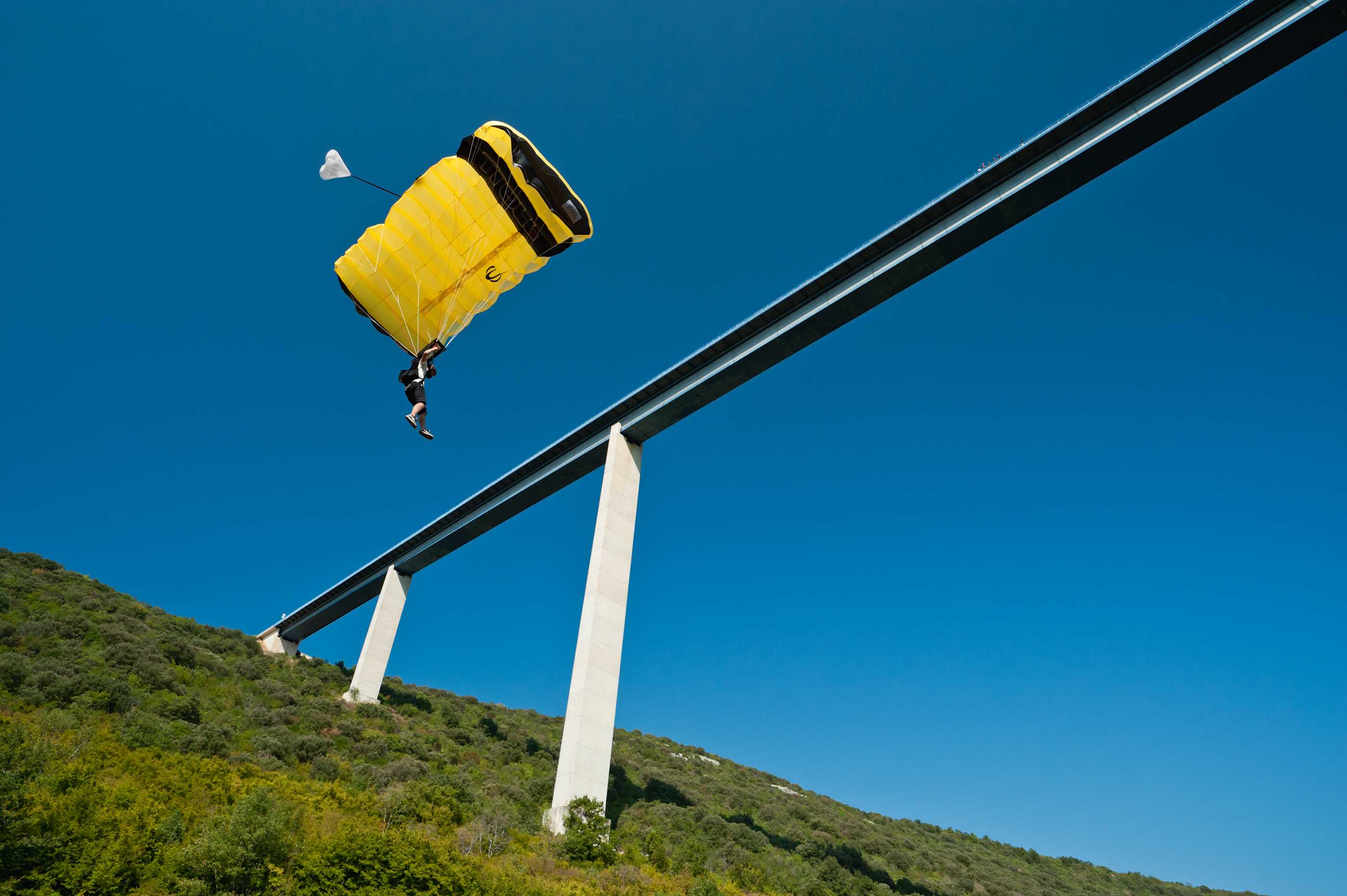 BASE jumping and exploring the beautiful nature | Croatia.hr