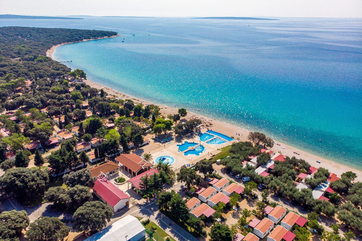 Straško Beach - A spacious beach in Novalja | Croatia.hr
