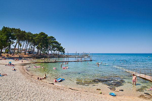 Plage Savudrija, Umag - Plage de galets pour tous | Croatia.hr